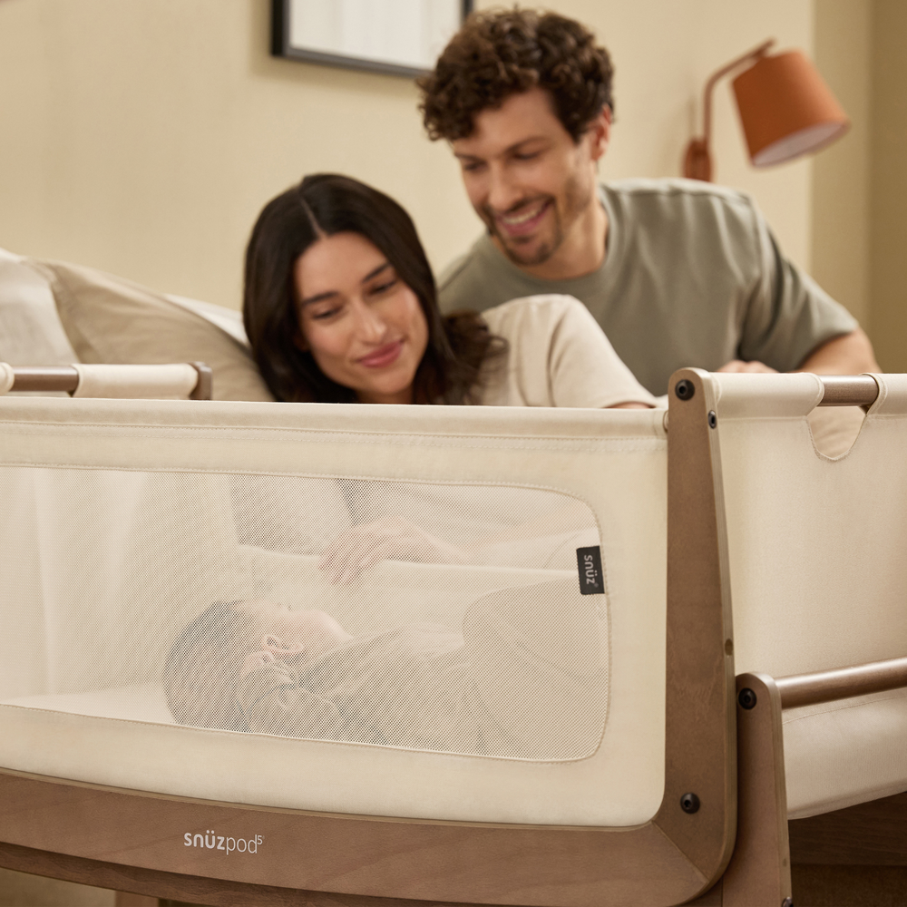 Snüz | SnuzPod5 Bedside Crib Walnut & Snuz
